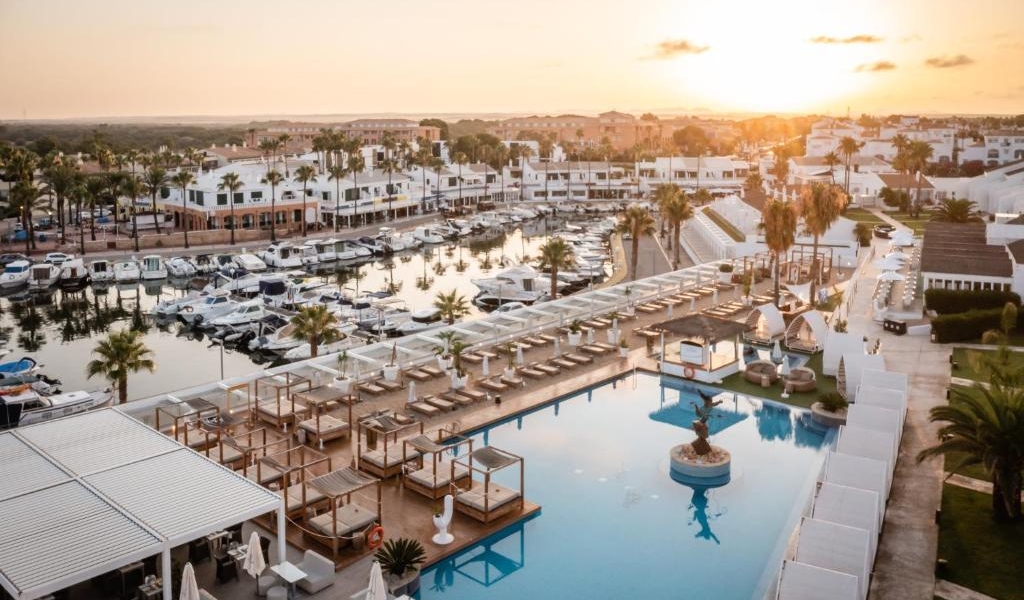 Lago Resort Menorca - Casas del Lago Adults Only Cala'n Bosch Menorca ...